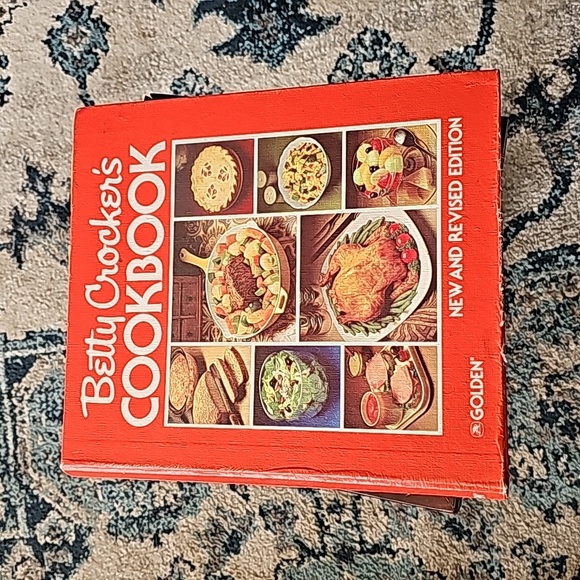 Betty Crocker | Kitchen | Betty Crocker Binder Cookbook 981 | Poshmark